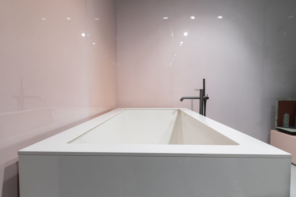 PURE WHITE - PORCELAIN - Reliance Surfaces