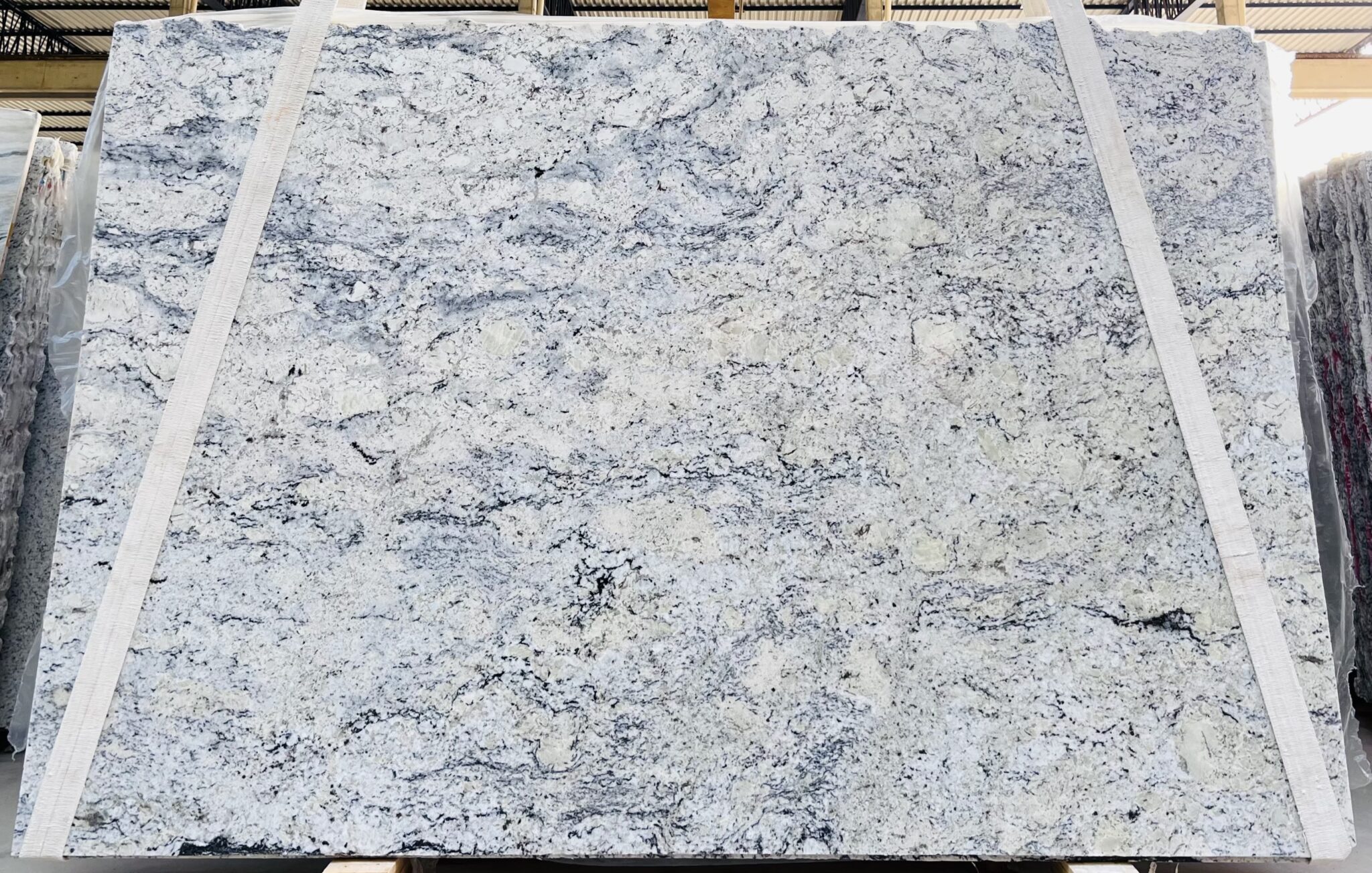 WHITE ICE - GRANITE